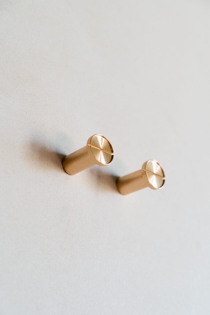 Fryd Messing Knag | Elegant Design | Køb Online 🇩🇰