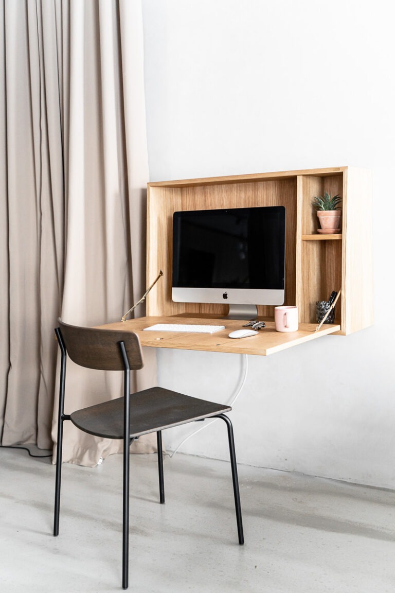Væghængt Skrivebord i Egetræ 🇩🇰 Snedkerkvalitet